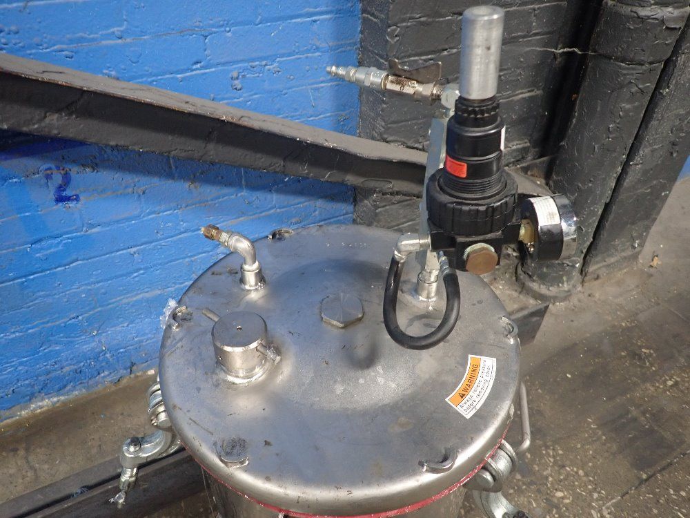 Used Graco Lubrication Station | HGR Industrial Surplus