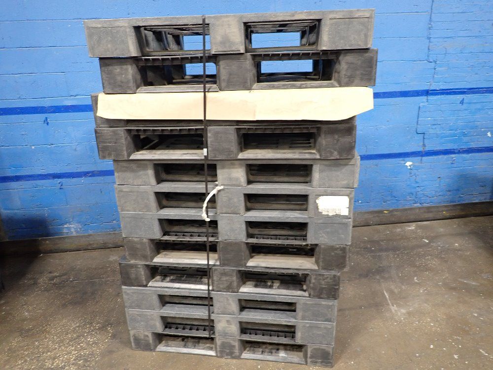 Used Plastic Pallets | HGR Industrial Surplus