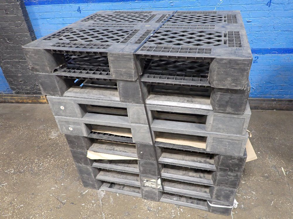 Used Plastic Pallets | HGR Industrial Surplus