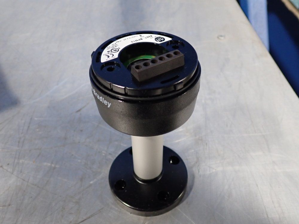 Allen Bradley Pole Mount Base And Cap - 855t-bpm10c | HGR*24