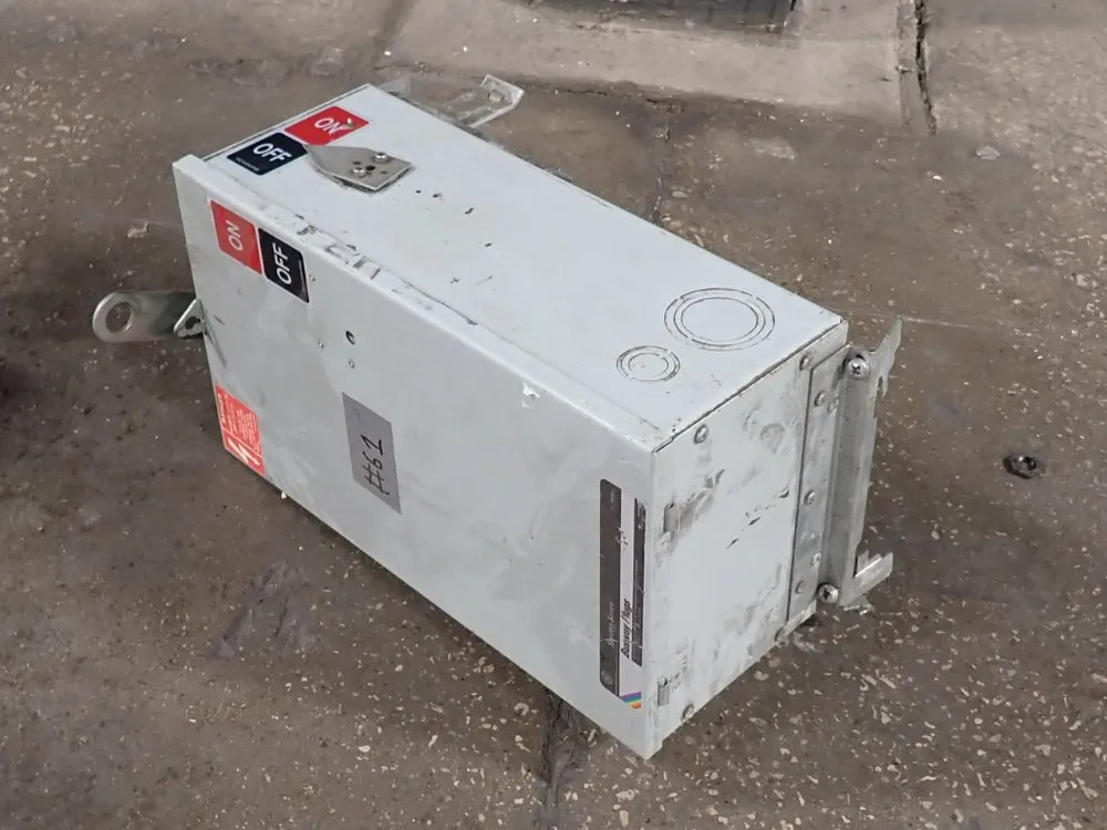 Used General Electric Bus Plug | HGR*24