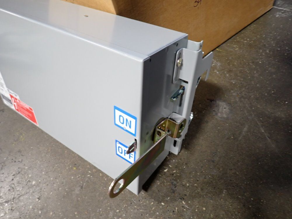 Used Eaton Bus Plug | HGR*24