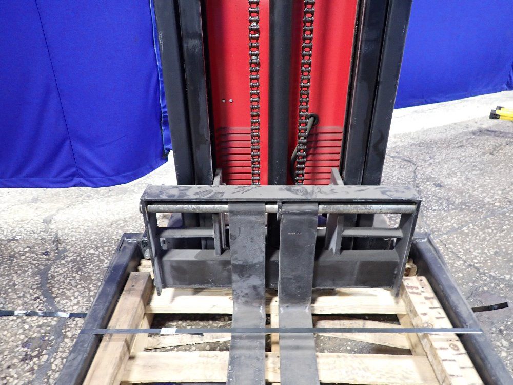 Used Dayton Electric Straddle Lift | HGR Industrial Surplus