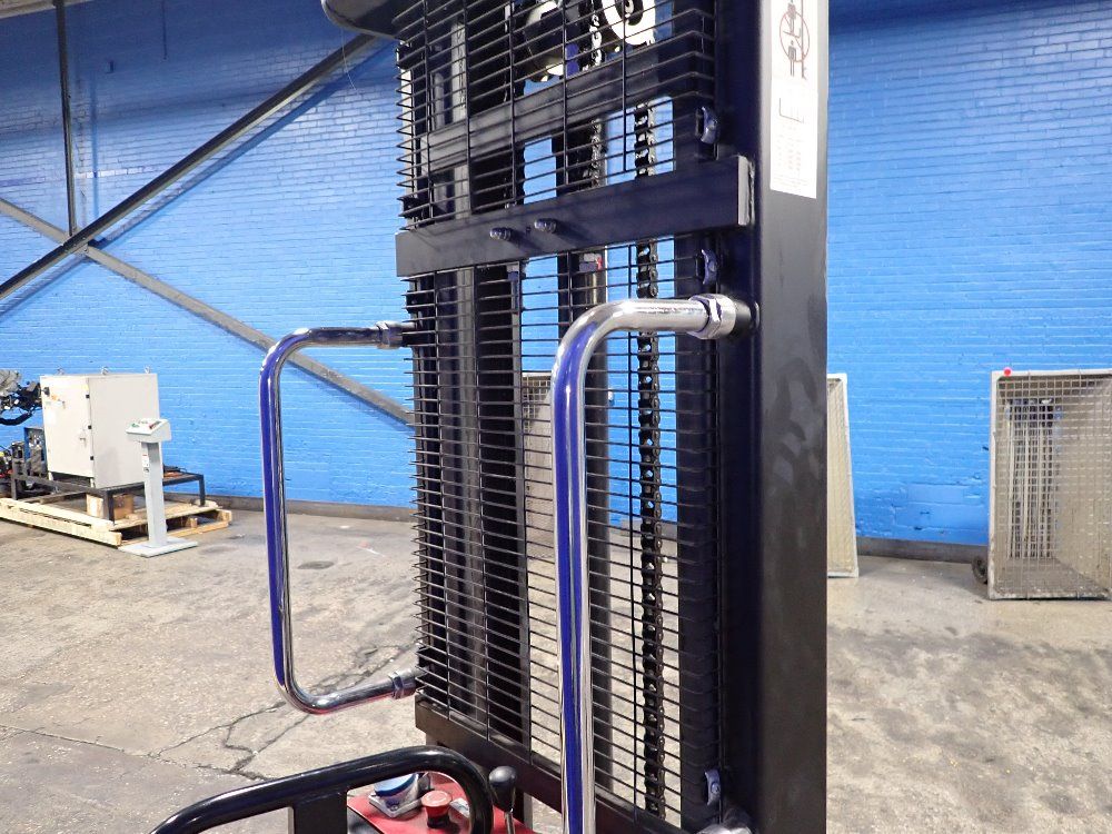 Used Dayton Electric Straddle Lift | HGR Industrial Surplus