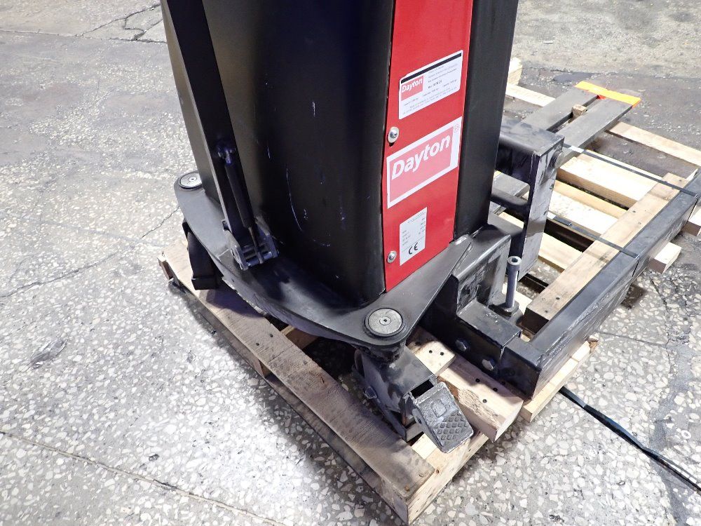 Used Dayton Electric Straddle Lift | HGR Industrial Surplus