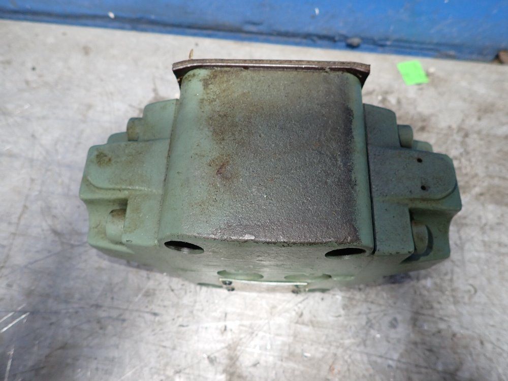 Used Vickers Valve Block | HGR Industrial Surplus