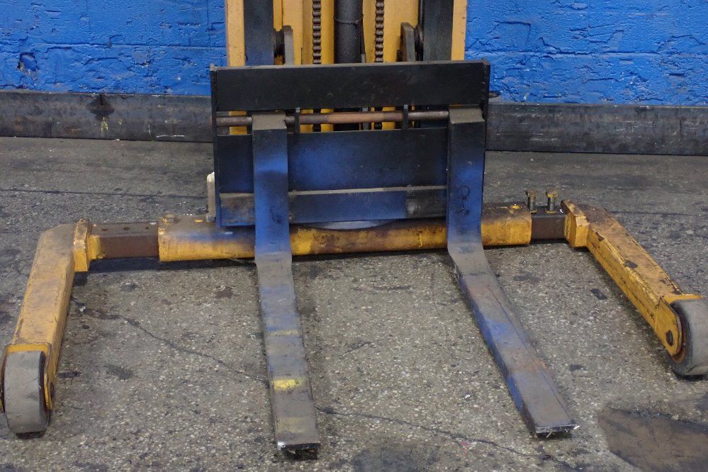 Used Big Joe Electric Straddle Lift | HGR Industrial Surplus