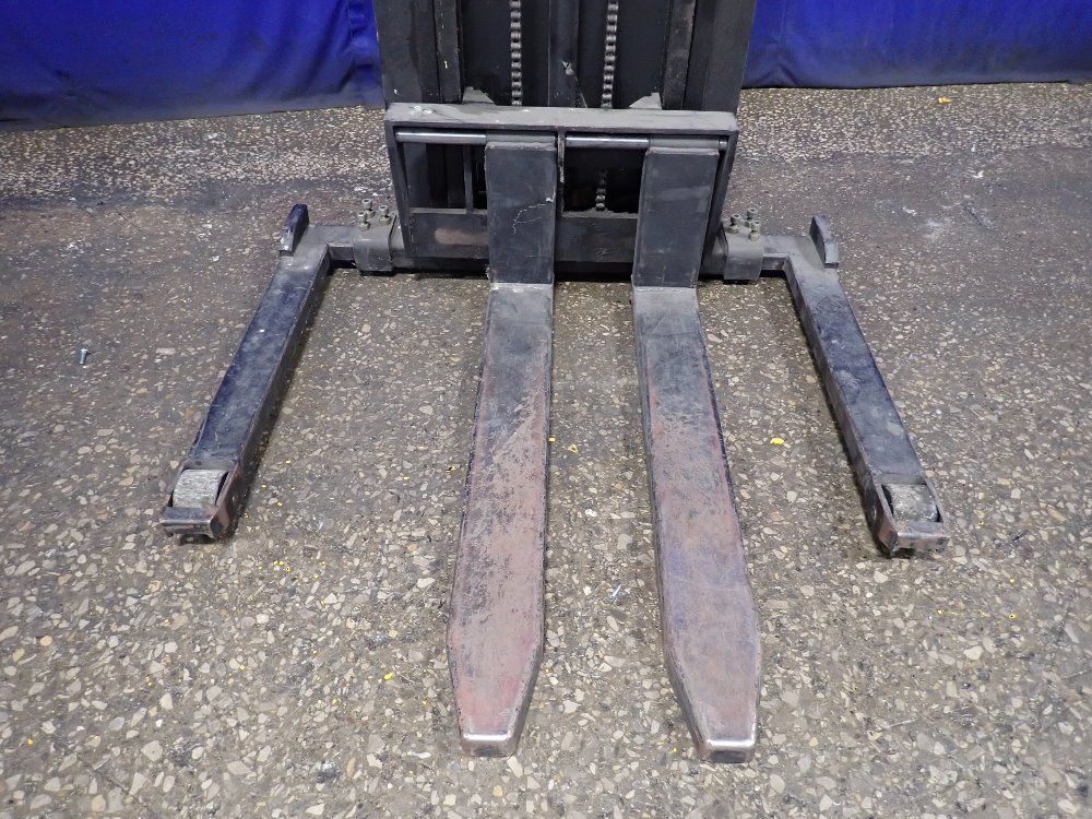 Used Presto Straddle Lift | HGR Industrial Surplus