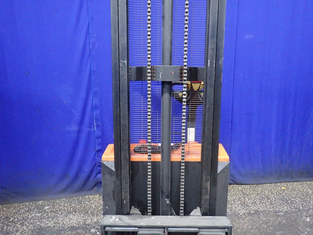 Used Presto Straddle Lift | HGR Industrial Surplus