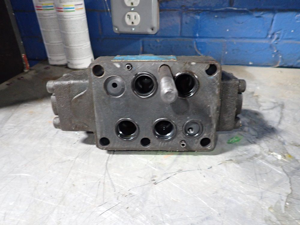 Used Vickers Valve Block | HGR Industrial Surplus