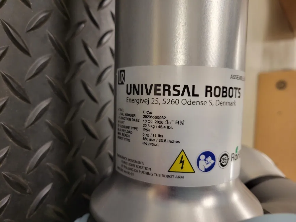 Used Universal Universal Ur5e Robot W/oem Dc Controller | HGR Industrial...
