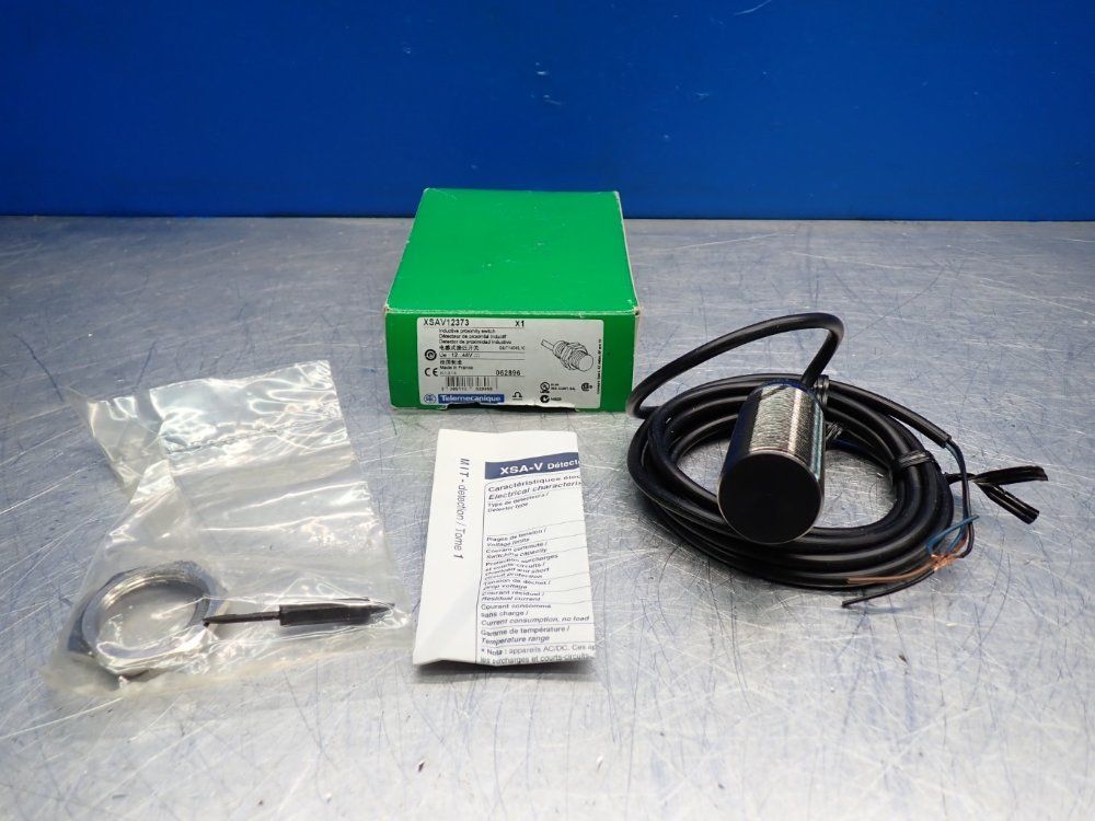 Used Schneider Electric Inductive Proximity Switch | HGR*24