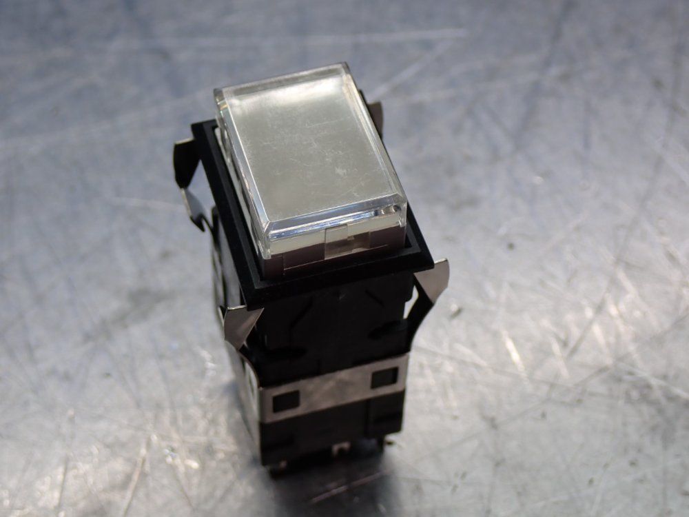 Used Omron Lighted Push Button Switch 1 Box Of 5 | HGR*24