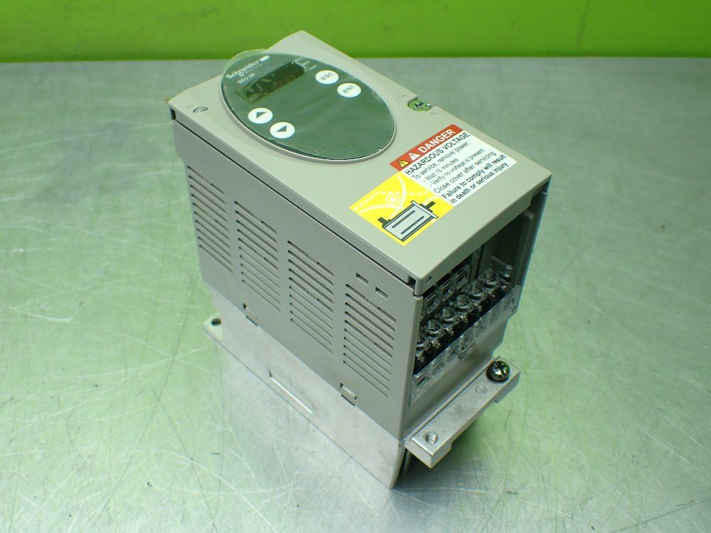 Used Schneider Electric Lexium Sd3 Servo Drive. | HGR*24