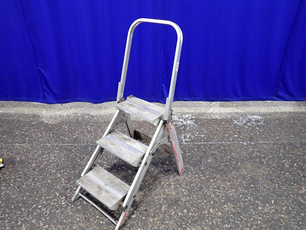 Used Step Ladder | HGR*24
