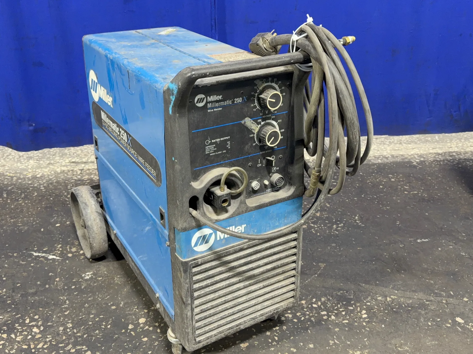 Miller 200 Amp Welder - Millermatic 250 | HGR*24