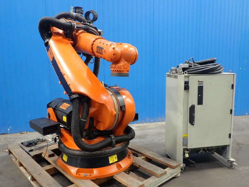 Used Kuka 2004 Kuka Kr2210 S C2 Flr Zh210 Robot | HGR Industrial Surplus