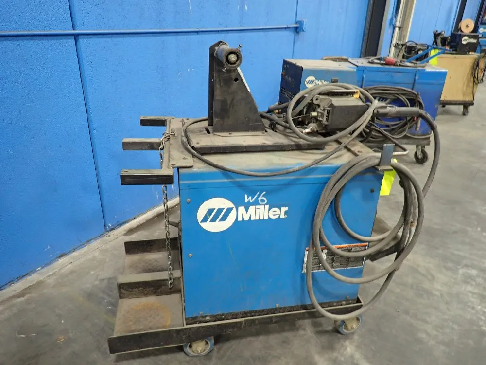 Used Miller Miller Deltaweld 302 Welder With Wire Feeder | HGR ...