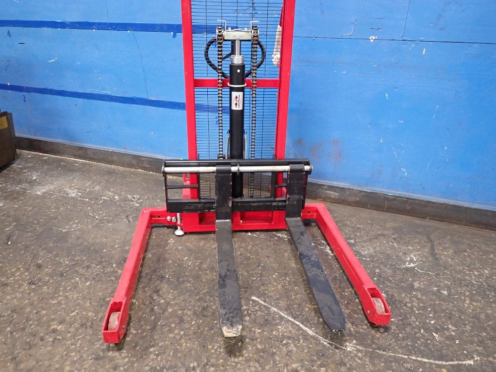 Used Dayton Straddle Lift | HGR Industrial Surplus