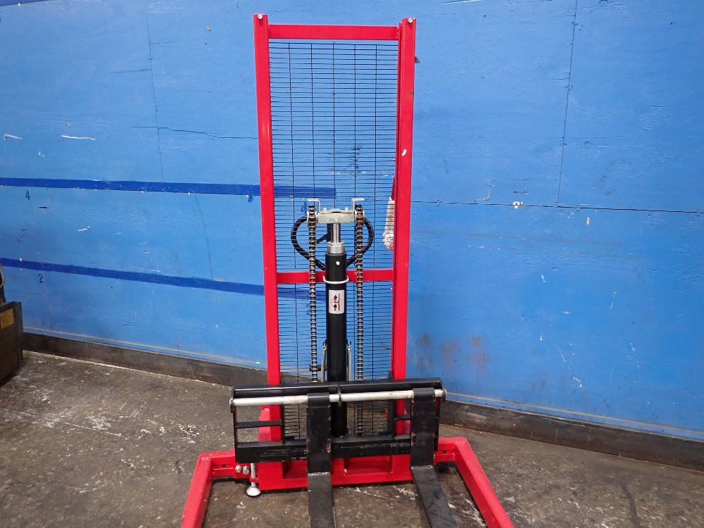 Used Dayton Straddle Lift | HGR Industrial Surplus