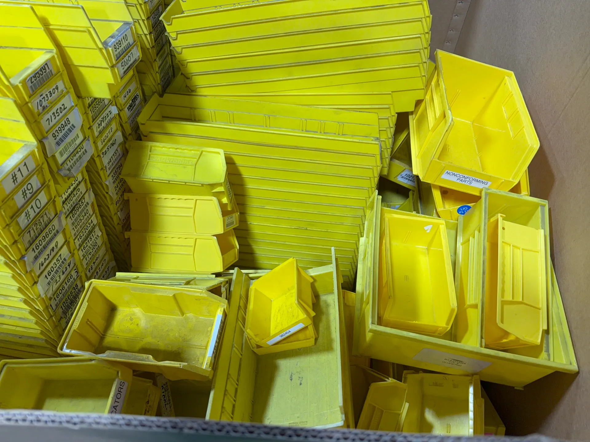 Plastic Totes | HGR*24