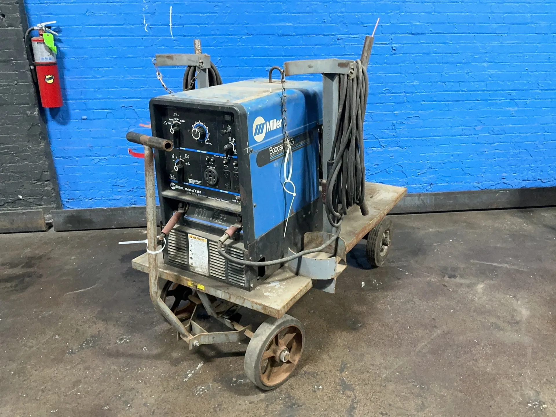 Miller 70/35 A Bobcat 225g Plus Welder/generator - Bobcat 225g Plus...