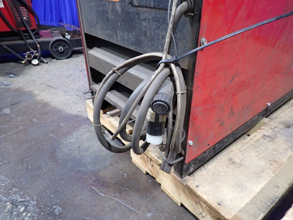 Used Lincoln Electric Welder | HGR Industrial Surplus
