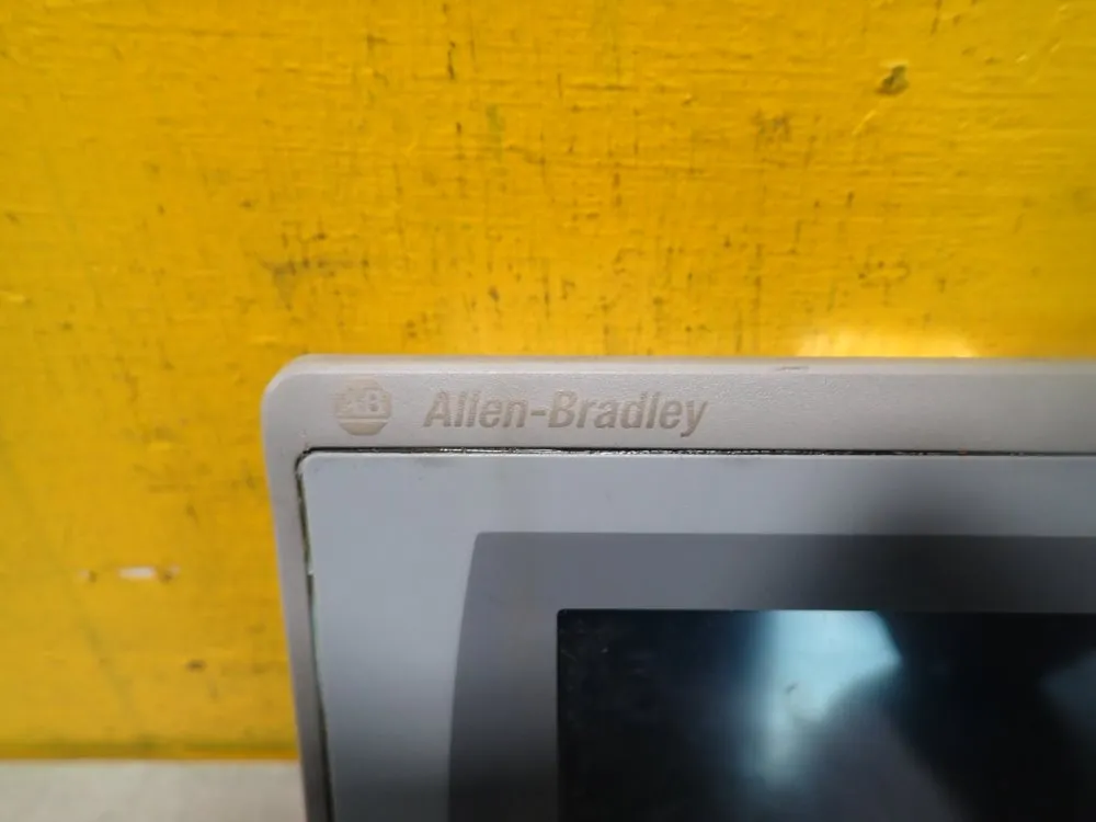 Used Allen-bradley Allen-bradley 2711p-t7c21d8s Panel View Plus 7...