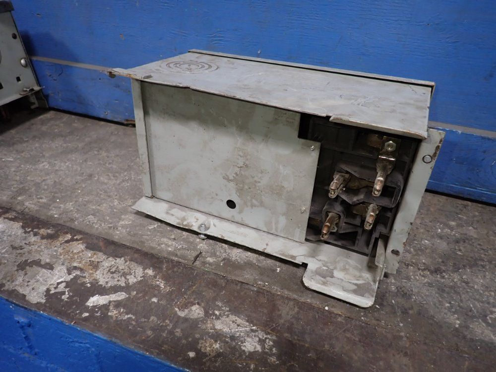 Used Gould Bus Plug | HGR*24