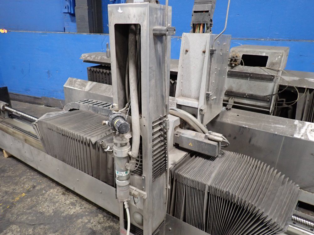 Used Flow Flow Wmc-2 Waterjet System W Intensifier | HGR Industrial...